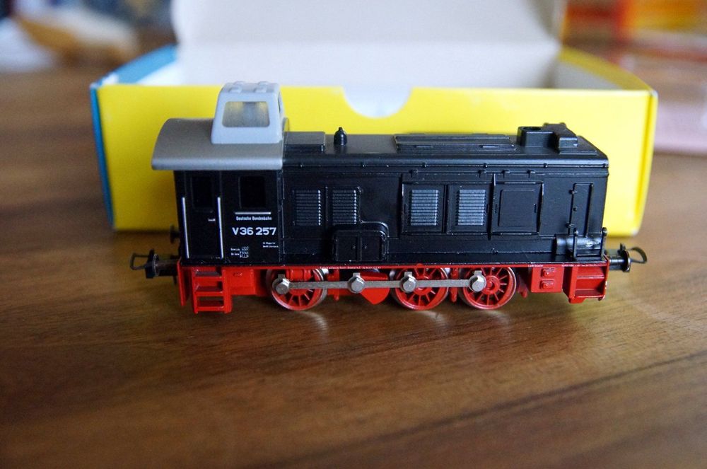 Trix 52 2464 00 - DR Baureihe V 36 257 (Gebraucht) in Schönenwerd für ...