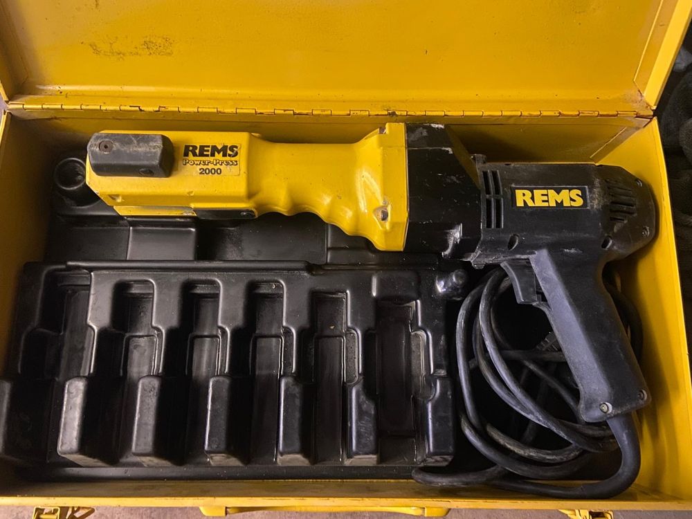 Sertisseuse/Crimper Rems Power Press 2000 (Gebraucht) in Echallens für ...