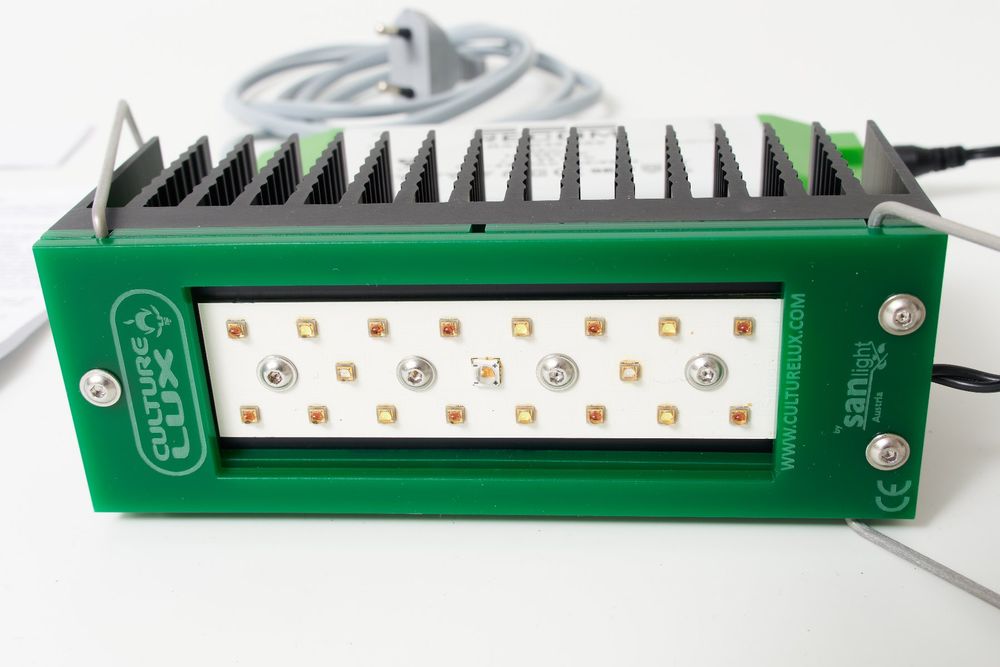 Pflanzenlicht für Anzucht, Growlampe 30 Watt LED (Gebraucht) in Forch ...