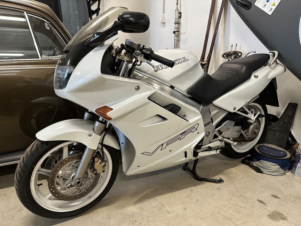 Honda VFR RC36 (Gebraucht) in Bonstetten für CHF 1300 – nur Abholung auf Ricardo kaufen