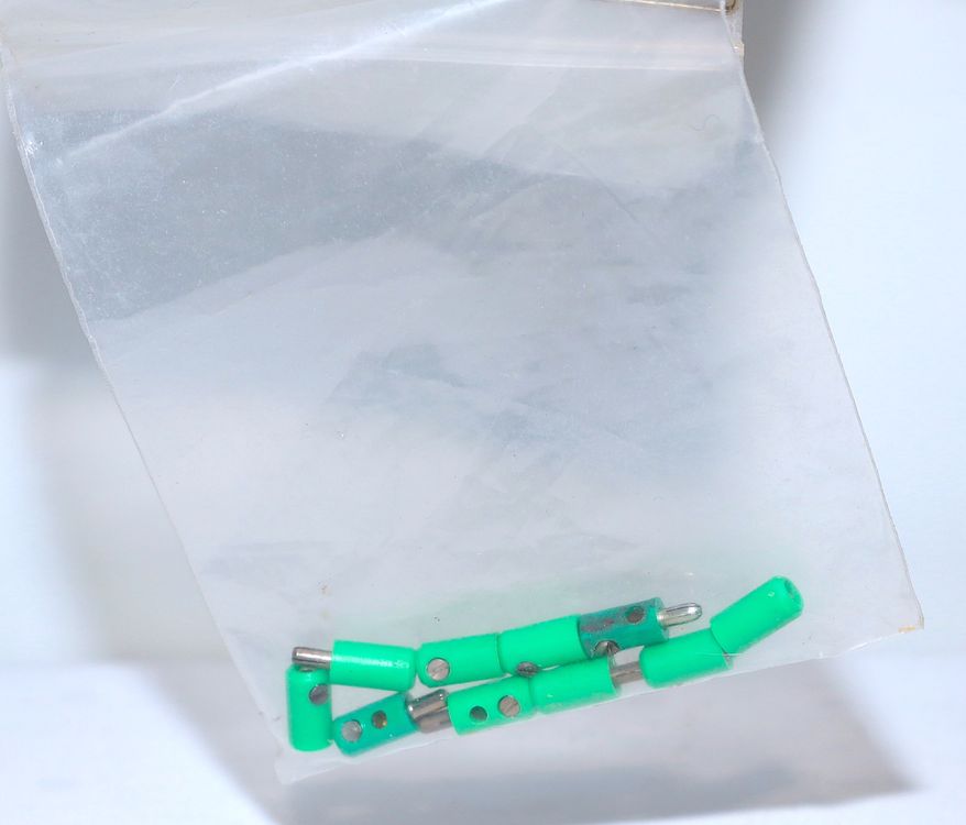 10 GRÜNE LITZEN STEKER SPUR 0-HO-H0m-N-Z etc. (Neu und originalverpackt) in Ipsach für CHF 1.5 ...