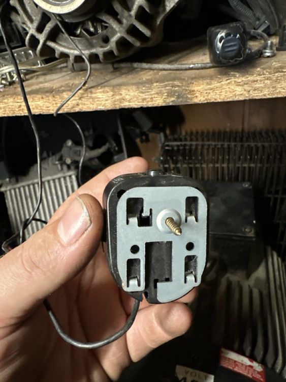 Vintage Sony XR-C9100R Autoradio - AB 1 CHF 🔥 (Gebraucht) in Heiligkreuz (Mels) für CHF 1 – mit ...