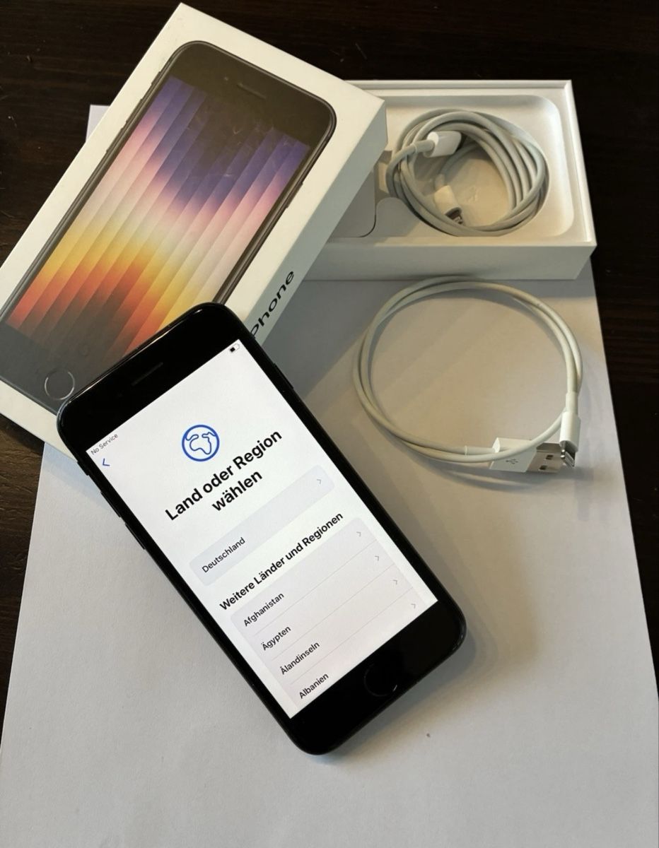 Apple iPhone SE (3. Generation) – 256 GB –Akku 99% (Gebraucht) in ...