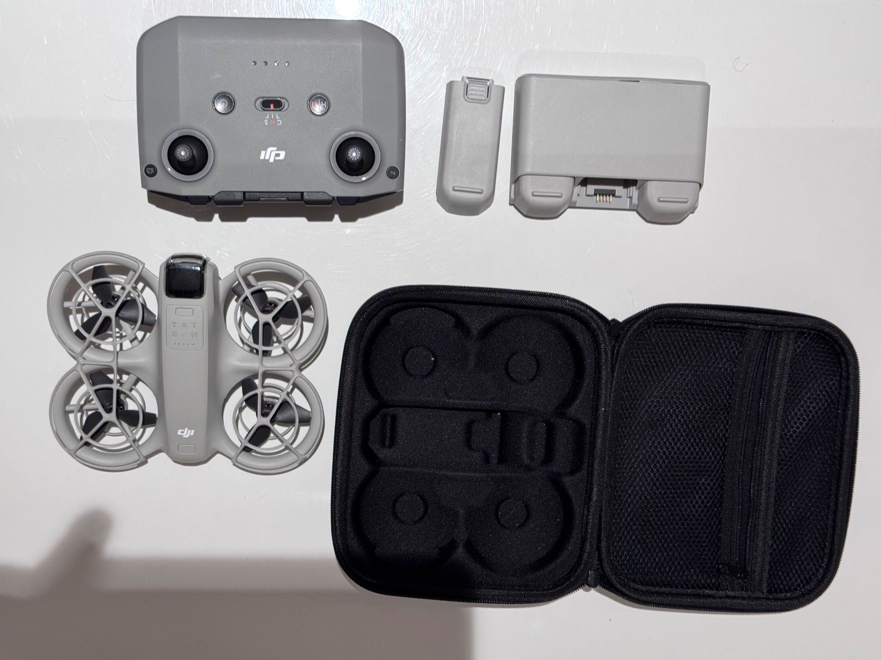 DJI Neo mit 1x Akku, Case, Top Zustand (Neu (gemäss Beschreibung)) in ...