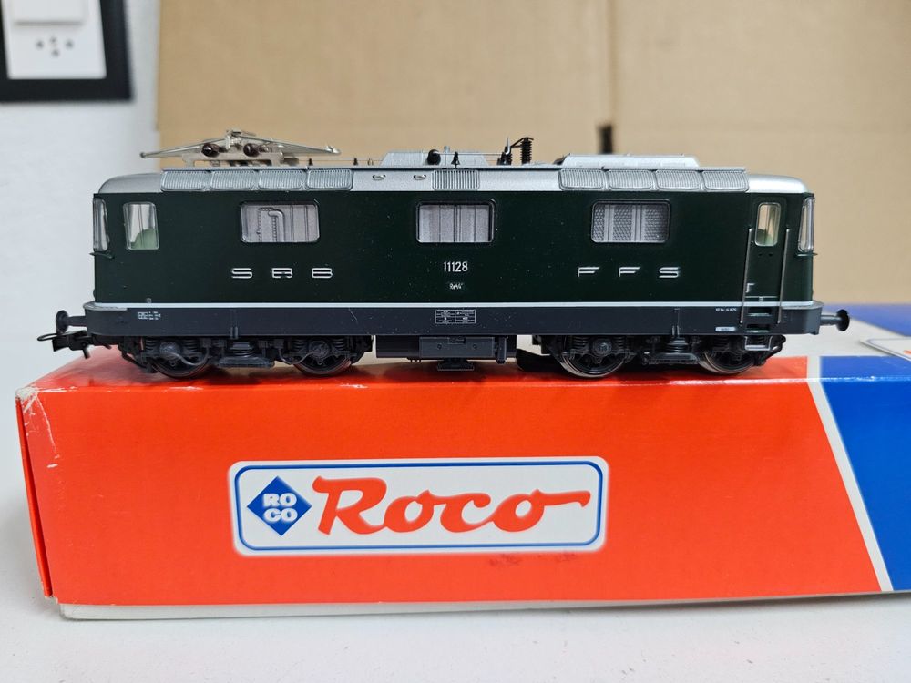 ROCO 69840 lok Re 4/4 CFF 11128 DIGITAL dès1.-fr | Kaufen auf Ricardo