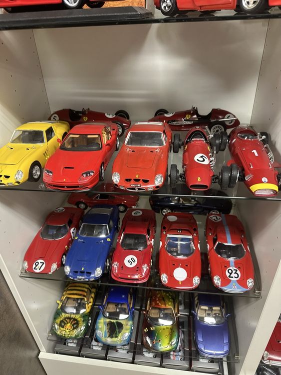 MEGA Ferrari Sammlung 1:18 über 100 Stück ab 999.- (Gebraucht) in ...