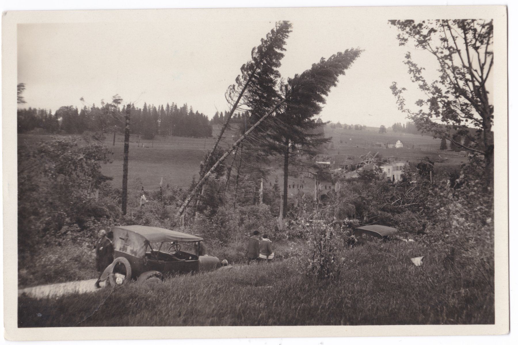 Cyclone 1926 La Chaux-de-Fonds, voitures, destruction, gens (D'occasion ...
