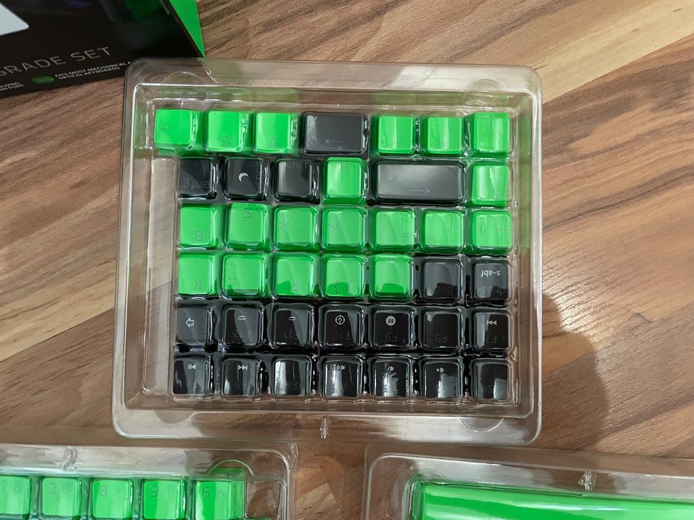 Razer Blackwidow V3 TKL + Green Keycaps (Neu (gemäss Beschreibung)) in ...