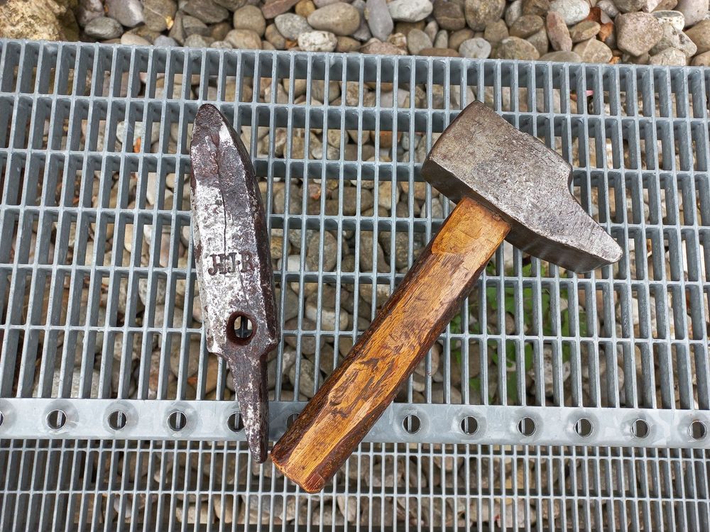 Dengeleisen, Dengelamboss, Dengelstock mit Hammer antik (Gebraucht) in Burgdorf für CHF 30 – mit ...