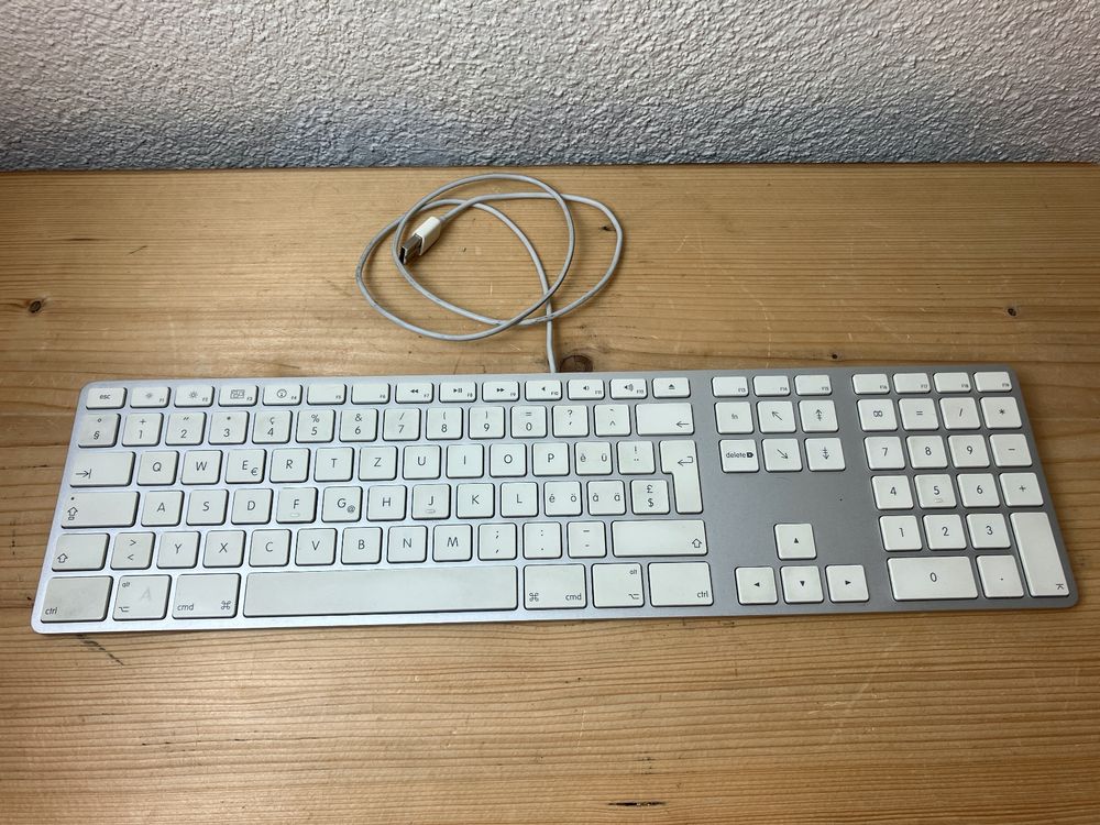 Apple A1243 USB Keyboard Tastatur Alu Silber Zahlenblock (Gebraucht) in ...