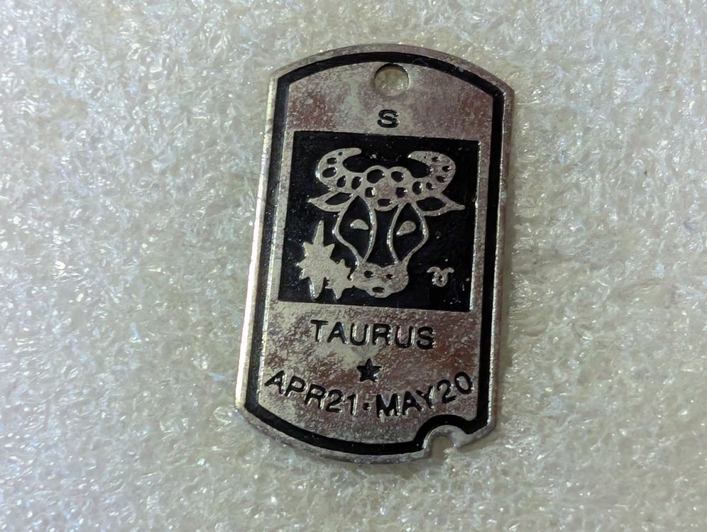 Ansteckpin 172: Taurus (Gebraucht) in Oppligen für CHF 1 – mit ...