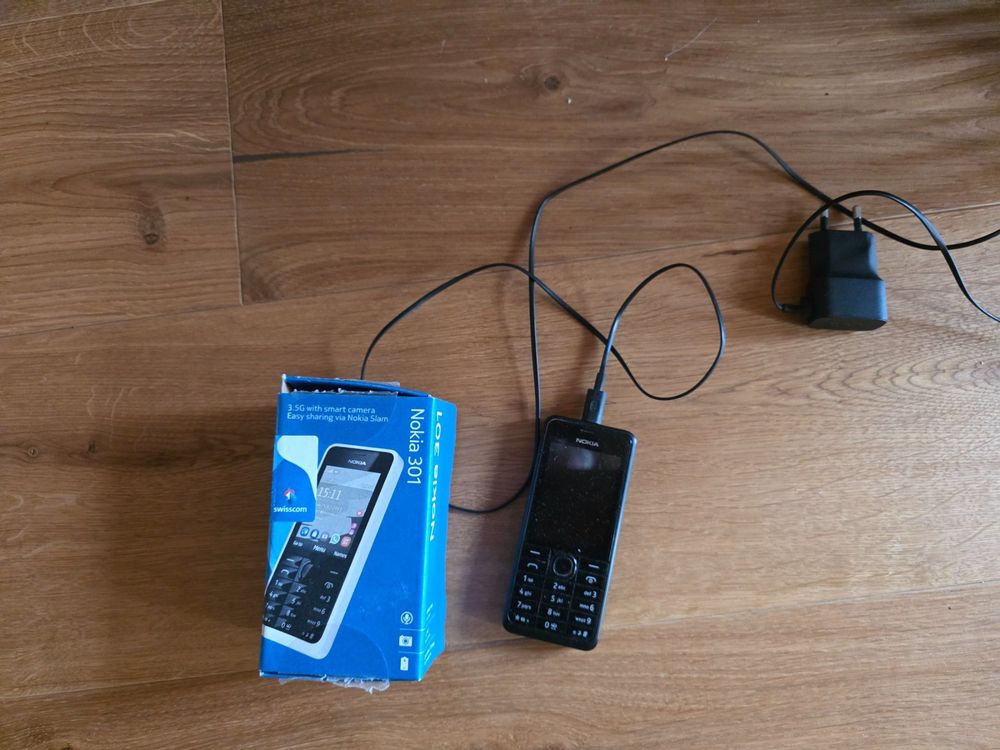 Handy Nokia 301 - Senioren Telefon - 3.2 MP Smart Camera (Gebraucht) in ...