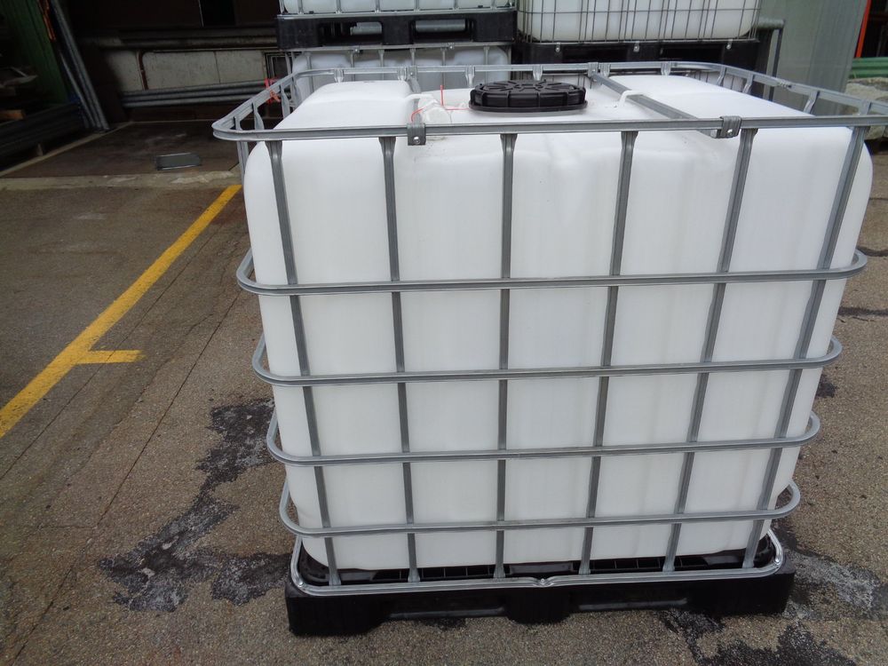 Regenwassertank, 1000 Liter, mit Kunststoffpalett, gereinigt (Gebraucht ...