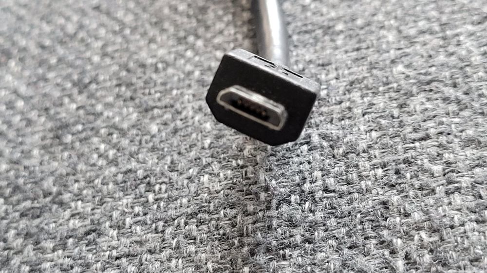 Câble USB - micro 1m (Gebraucht) in Bionnens für CHF 1 – mit Lieferung ...