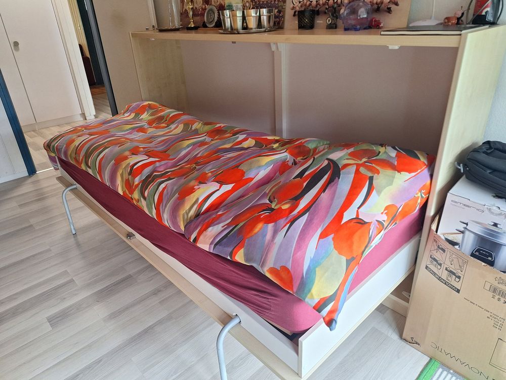 **Platzsparendes Schrankbett, Top Zustand!** (Gebraucht) in Binningen für CHF 170 – nur Abholung ...