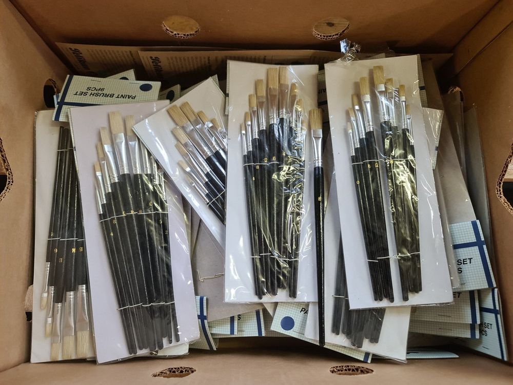 Posten 9er Malpinselset ab 1.- (Neu und originalverpackt) in Krinau für CHF 25 – mit Lieferung ...