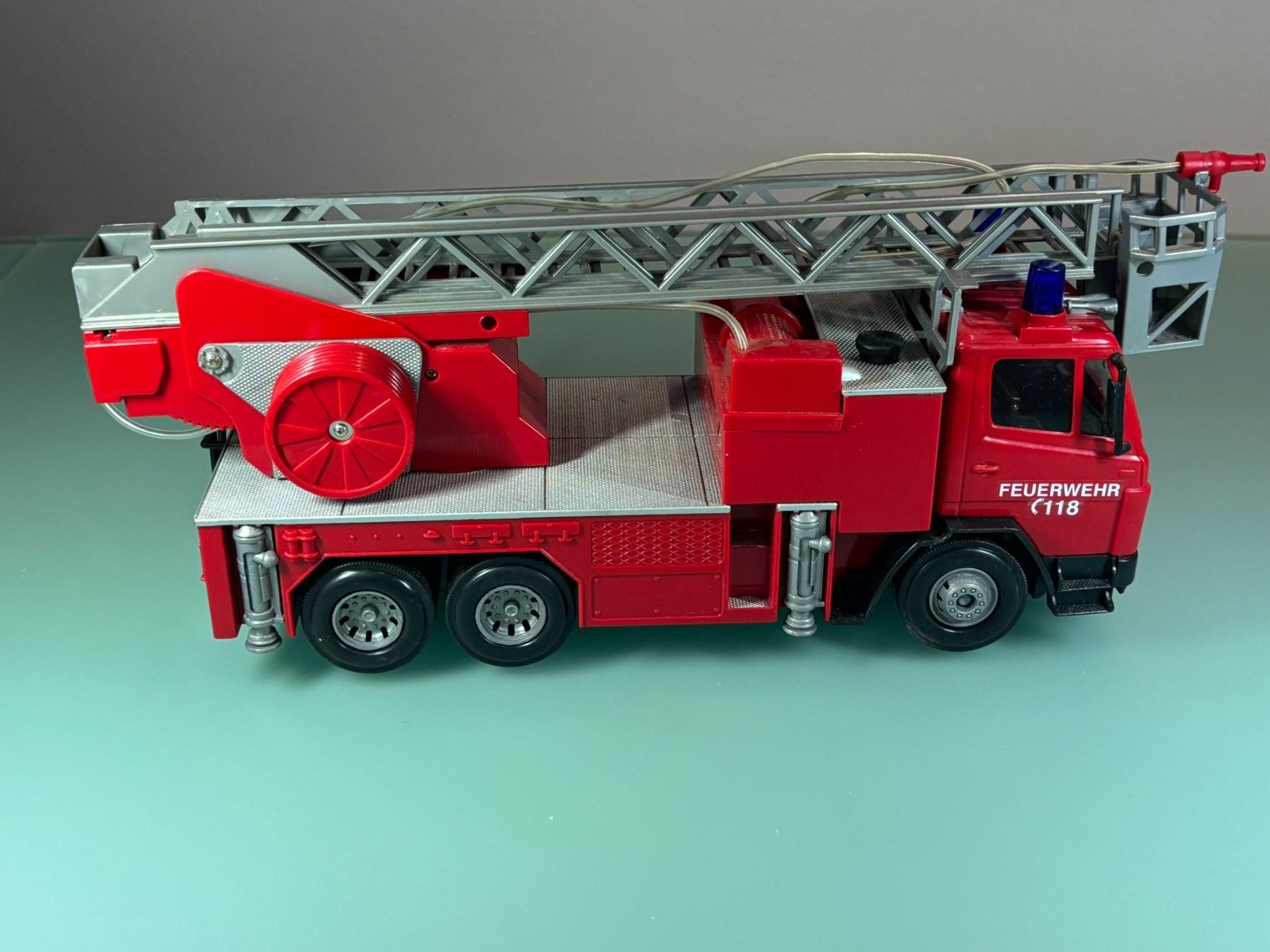 Feuerwehrwg mit großer Leiter * 1:22.5 * camion pompiers 118 (Gebraucht ...