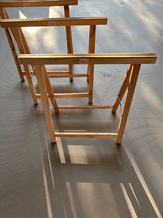 Elegantes Arbeitsböcke Aus Holz Fotos