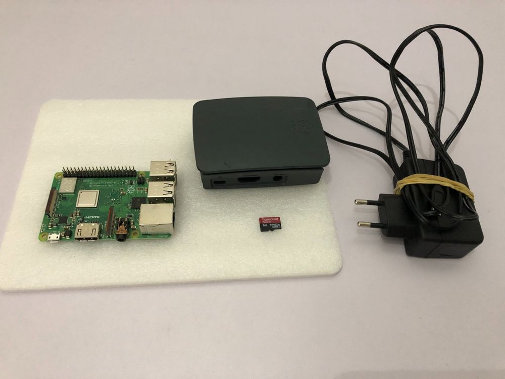 Raspberry Pi 3 Model B+ mit Netzteil + Gehäuse + SD Karte | Kaufen auf ...