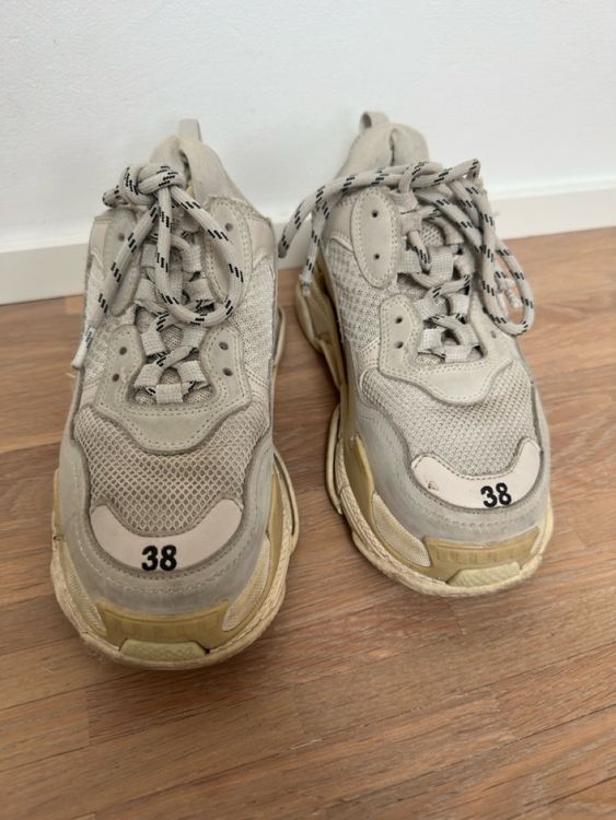 Balenciaga Triple S Sneaker Beige Gr. 38 (Gebraucht) in Muntelier für ...