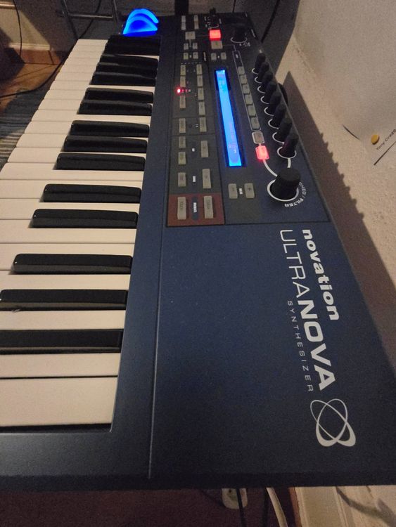 NOVATION`S kleine,geniale UltraNova: schon ein Klassiker !! (Gebraucht ...