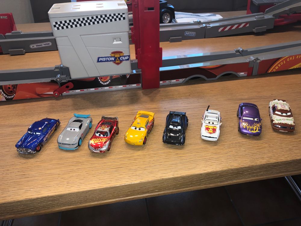 Disney Pixar Cars Mack Mega Rennstrecke Transformer(Mattel) (Gebraucht ...