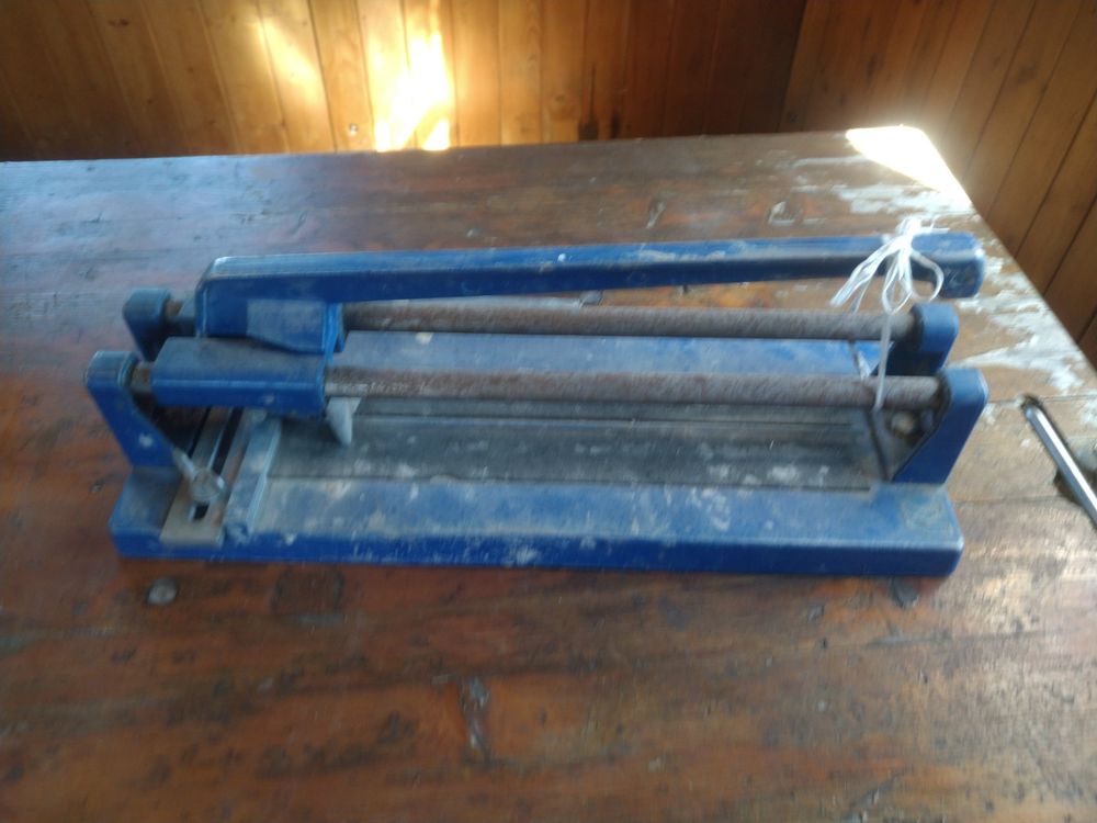 Fliesenschneider, Plattenleger, Blauer Riese 😉 (Gebraucht) in Buckten ...