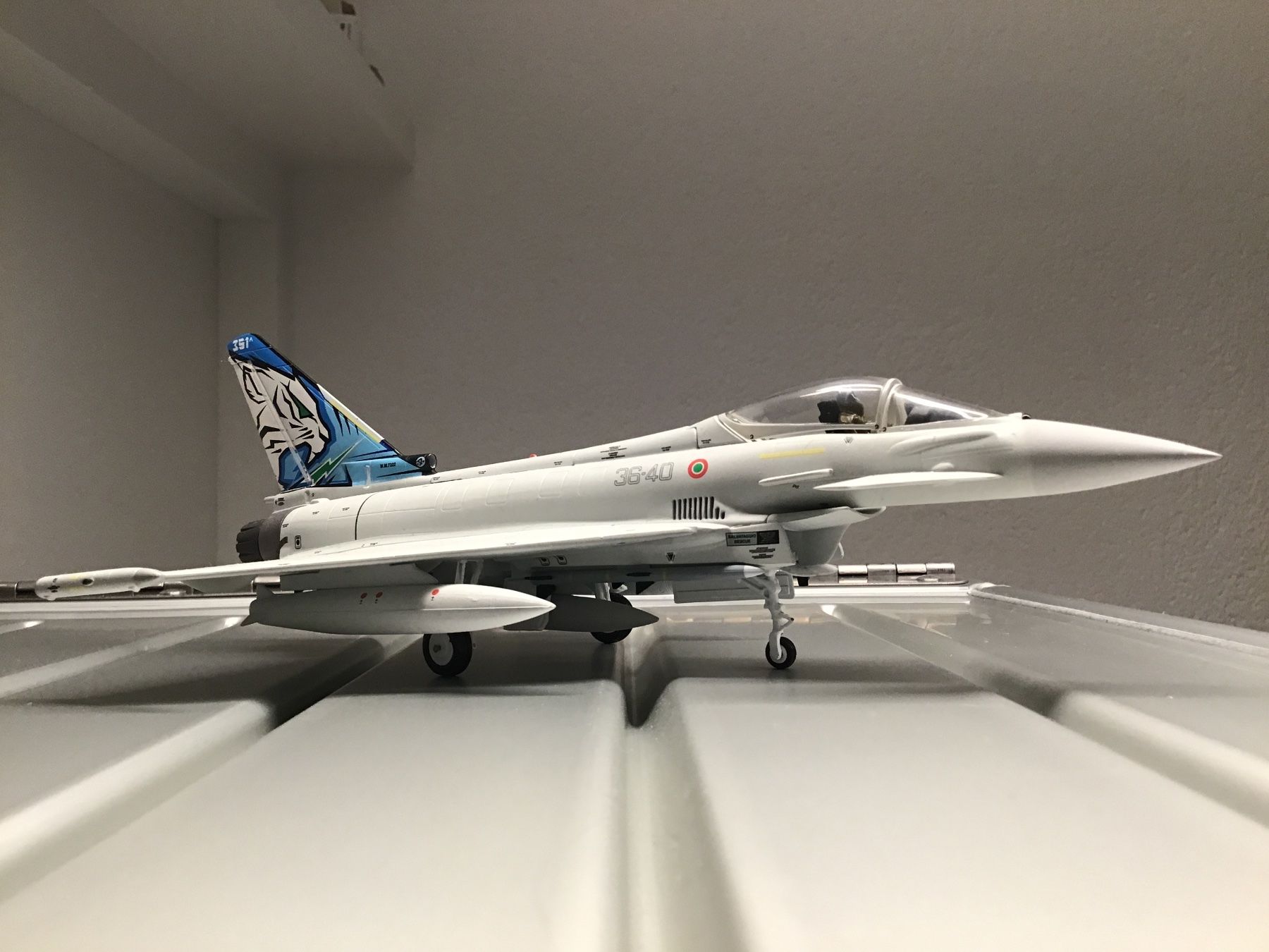 Typhoon Modellflugzeug 1:72, sehr detailliert, Metall (Gebraucht) in ...