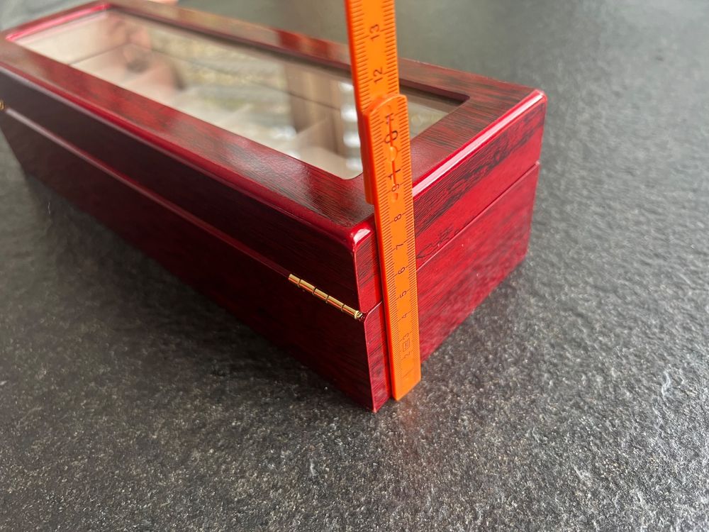 Uhrenbox für 6 Uhren Holz rot Filzfutter weiss (Gebraucht) in ...