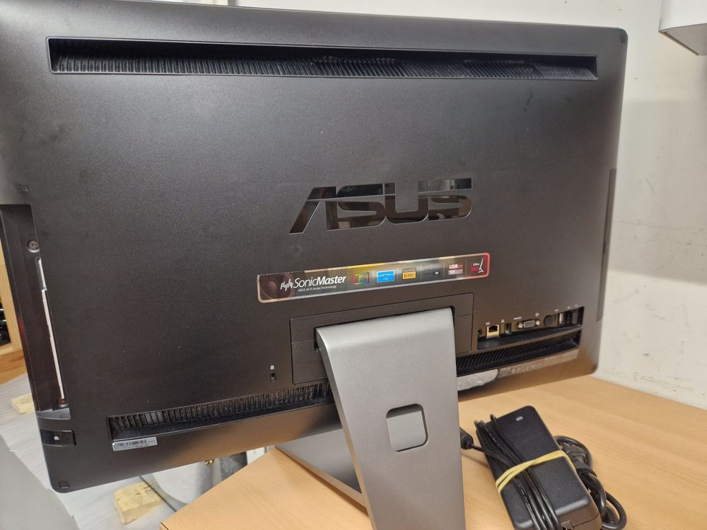 ASUS ET2700 27" All in One mit UBUNTU und 500 GB SSD ab 1.- (Gebraucht ...