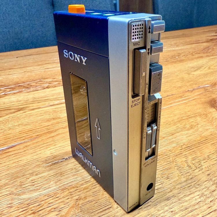 Sony Walkman TPS-L2 von 1979 (2) (Defekt) in Vorderthal für CHF 690 ...