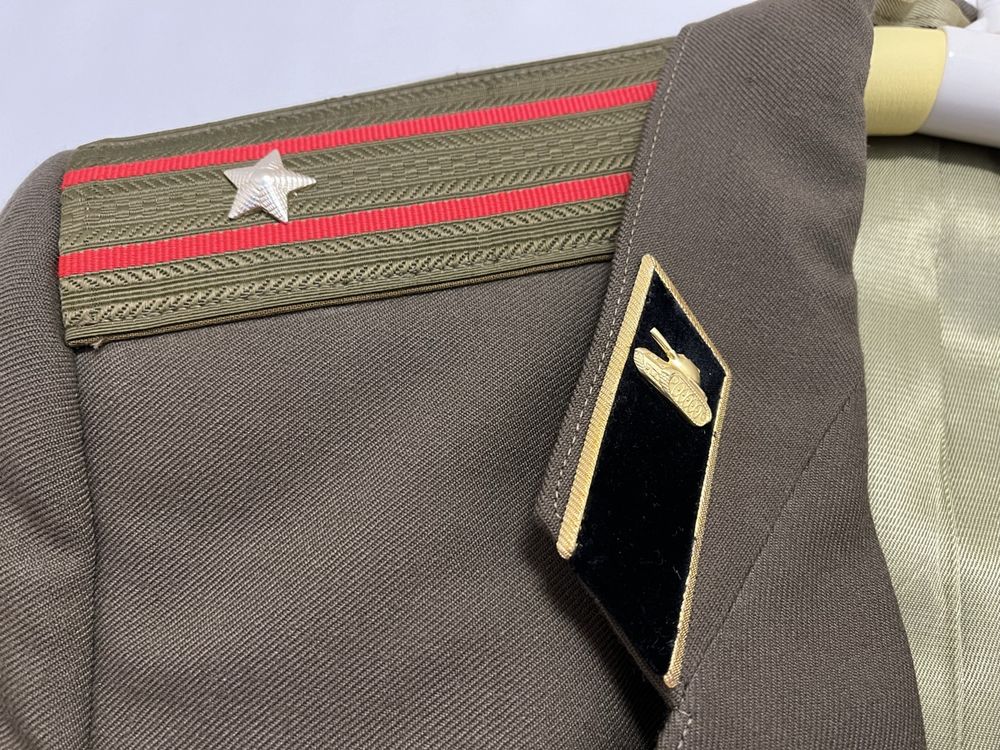Uniforme officier soviétique URSS / CCCP (Gebraucht) in Gland für CHF ...