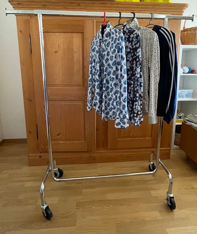 Robuster Kleiderständer mit Rollen, verchromt | Kaufen auf Ricardo