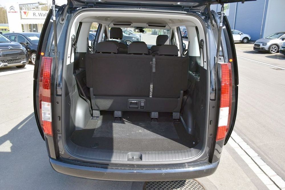 HYUNDAI STARIA Wagon 2.2 CRDI Amplia 4WD [g0g/H7UG] | Kaufen auf Ricardo