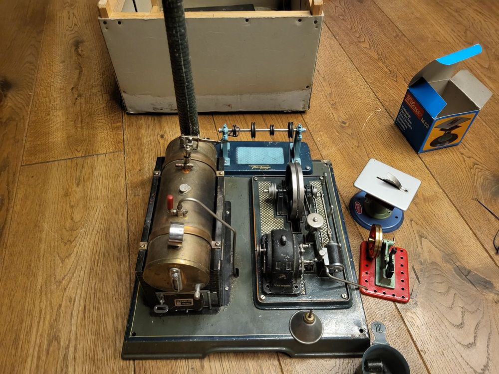 Grosse Märklin Dampfmaschine mit Dinamo und zubehör | Kaufen auf Ricardo