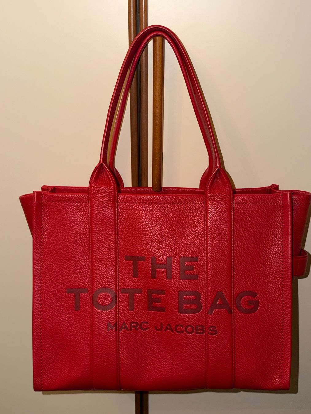 Wie neue Marc Jacobs The Tote Bag Large rot Leder (Gebraucht) in Basel ...