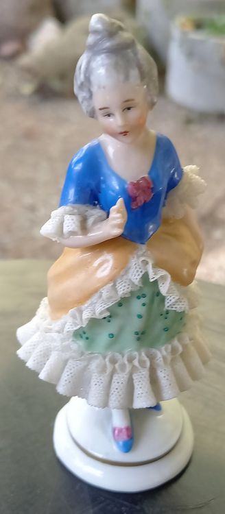 Antike Porzellanfigur Dame mit Spitzenkleid, Rokoko Figurine (Gebraucht) in Zürich für CHF 1 ...