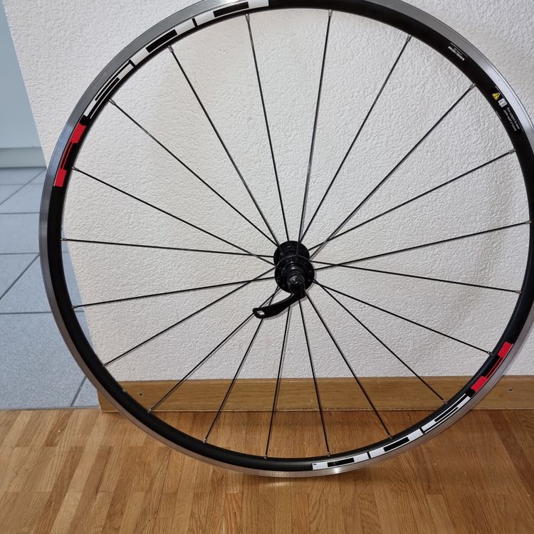 Neuwertiges Vorderrad Shimano WH R500 (Gebraucht) in für CHF 6 – nur ...