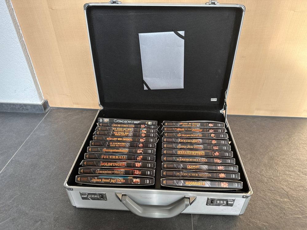 James Bond DVD Koffer Limited Edition (Gebraucht) in Brunnen für CHF 25 ...