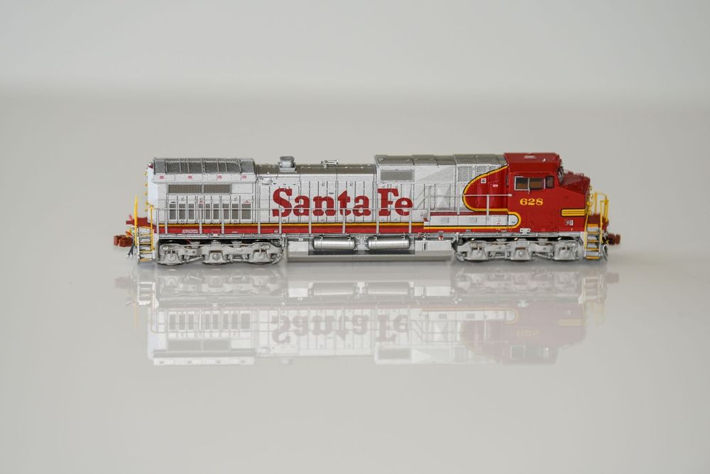 StarRecordsGmbH: Scale Trains USA GE C44-9W #940 Santa Fe (Neu und ...