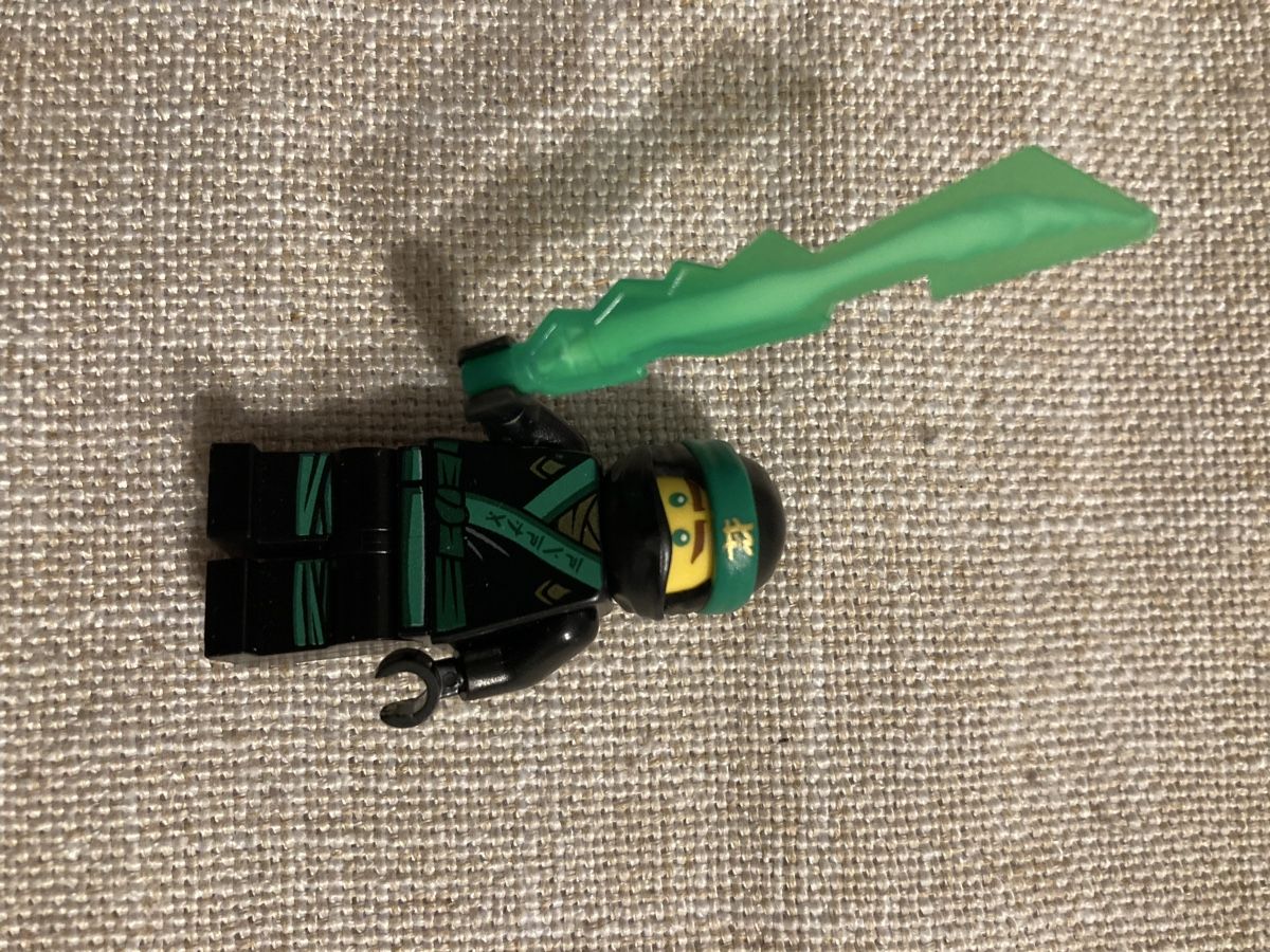 LEGO Ninjago Lloyd Minifigur mit Schwert - Top Zustand! (Gebraucht) in ...