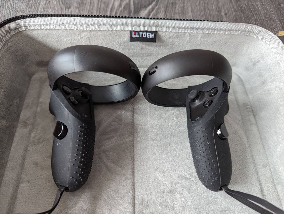 Meta Rift S mit Transportkoffer, Controller Case, Face Cover (Gebraucht ...
