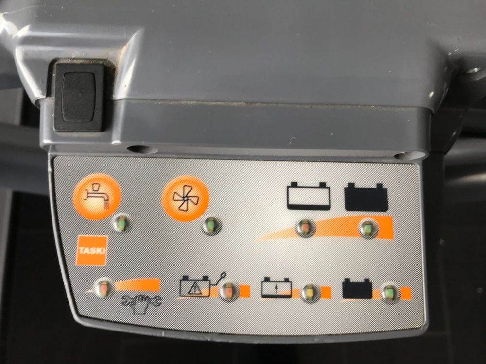 TASKI 450 B Scheuersaugmaschine ink. Führungsteller ab 1 Fr! (Gebraucht ...