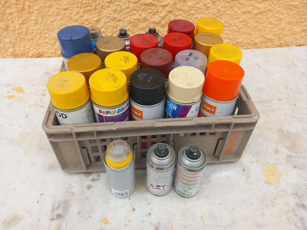 Spraydosen verschiedene Farben wie Foto (Gebraucht) in Rheinau für CHF ...