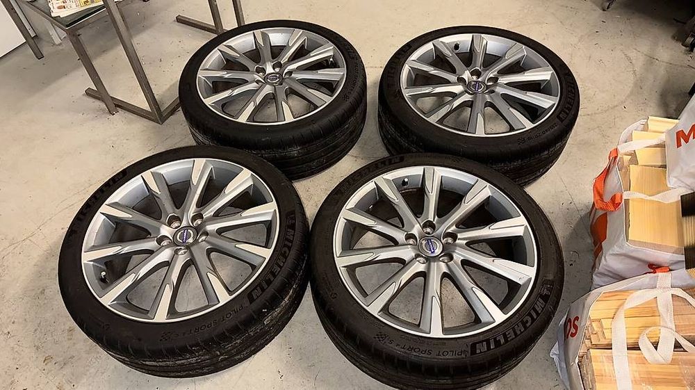 1 Satz Original Volvo S80/ V70 Alufelgen 19" ab 1.- (Gebraucht) in ...