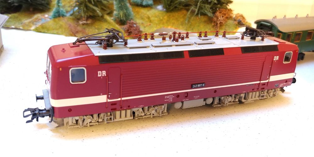 Märklin BR 243 mit 3 Personenwagen HO (Gebraucht) in Waltenschwil für ...