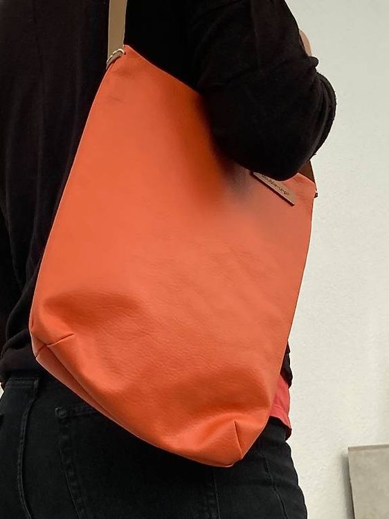 Ledertasche - orange - 100% handmade.ch | Kaufen auf Ricardo