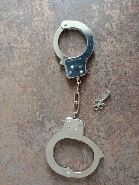 Handschellen | Kaufen auf Ricardo