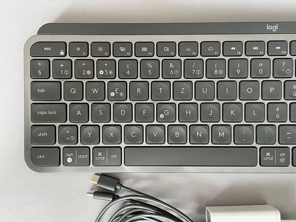 Logitech MX Keys & MX Master 3 (with charger + receiver) | Kaufen auf ...