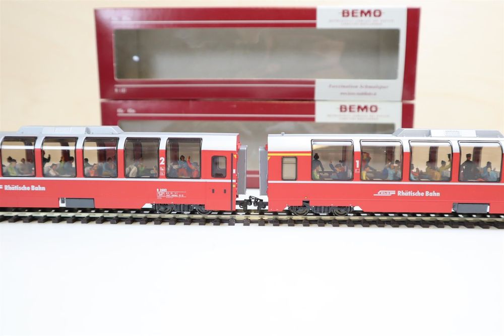 BEMO 2 x RhB Panoramawagen + Figuren H0m (Gebraucht) in Winterthur für CHF 161 – mit Lieferung ...